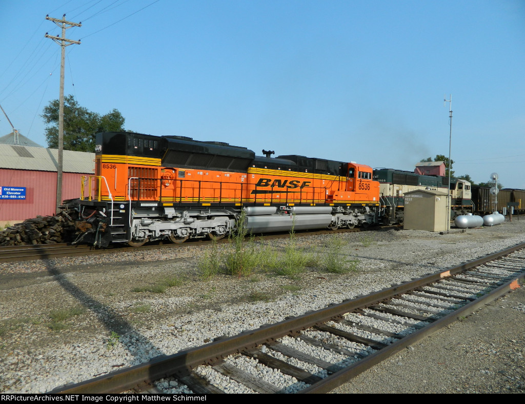 BNSF 8536 - DPU #2